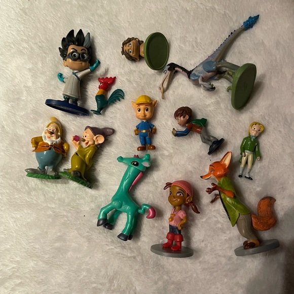 Disney | Toys | Disney Stand Up Figurine Lot Dwarf Movie Characters ...